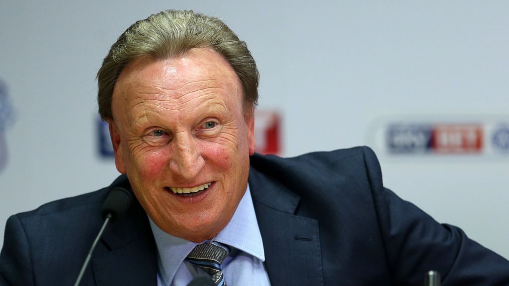 Neil Warnock: 'Players should get off bus and sign autographs' - BBC Sport