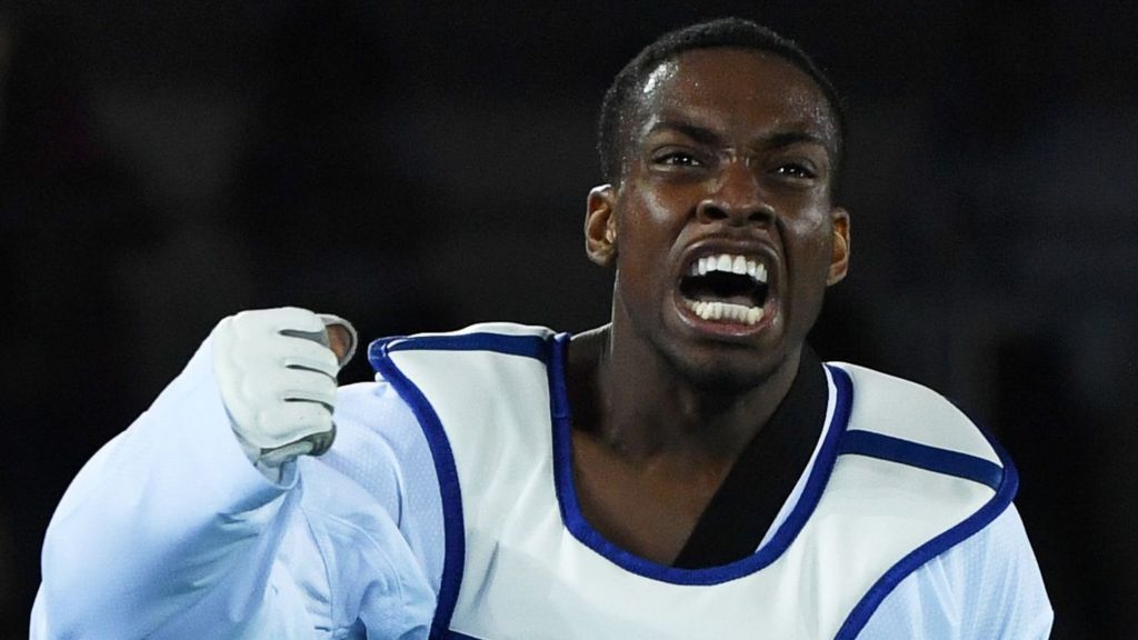 Rio Olympics 2016: Lutalo Muhammad reaches taekwondo final - BBC Sport