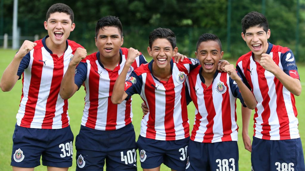 Super Cup NI: Chivas Guadalajara beat Dundalk to reach Junior semi ...