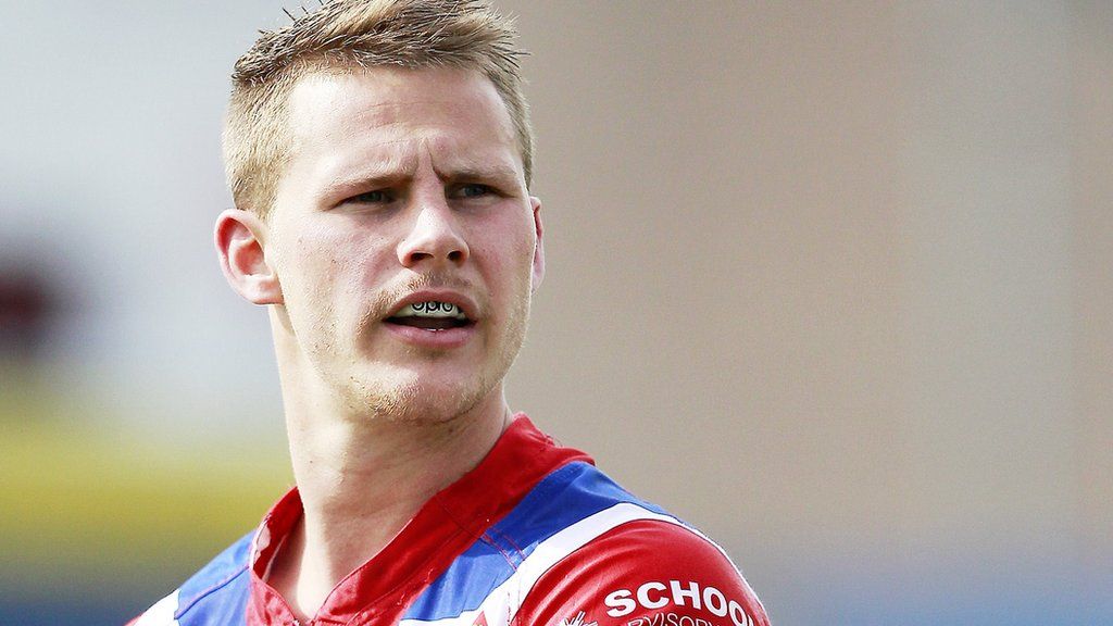 Jacob Miller: Wakefield Trinity half-back extends contract - BBC Sport