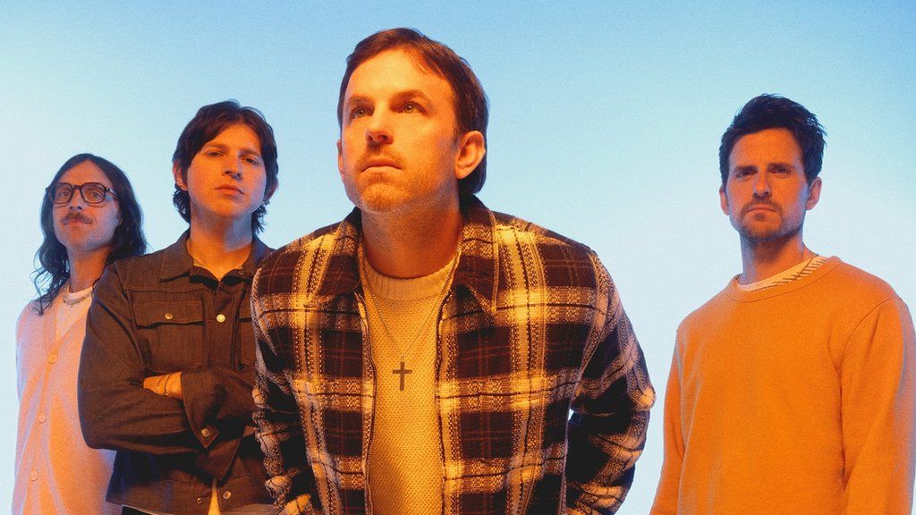 Premier League predictions: Chris Sutton v Kings of Leon drummer Nathan ...