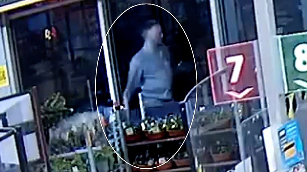 Fareham rape: Police release new CCTV footage of man - BBC News