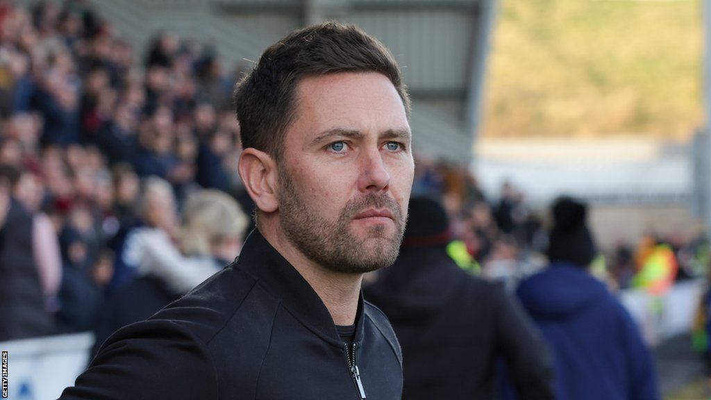 Des Buckingham: Oxford United boss calls for fans to 'stick with the ...