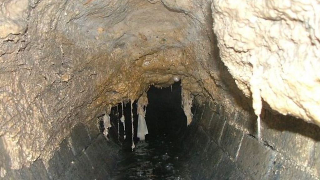 Fatbergs: What causes them and how to prevent them - BBC News