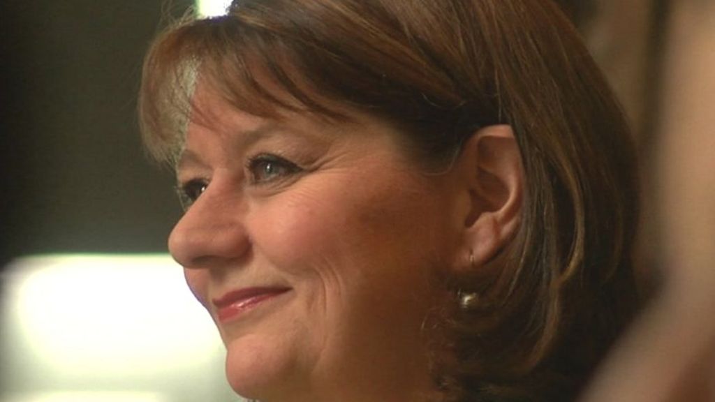 More powers-independence poll call by Plaid's Leanne Wood - BBC News