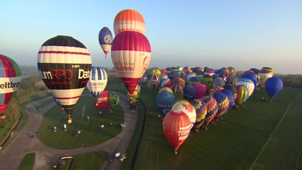 Balloons aiming to break world record - BBC Newsround