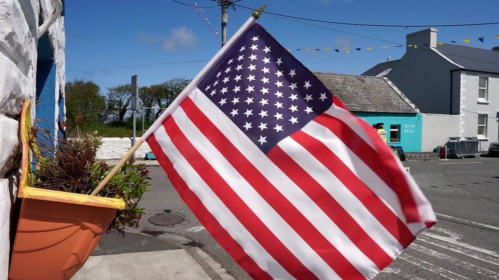 Donald Trump says Brexit 'no problem' for Ireland - BBC News