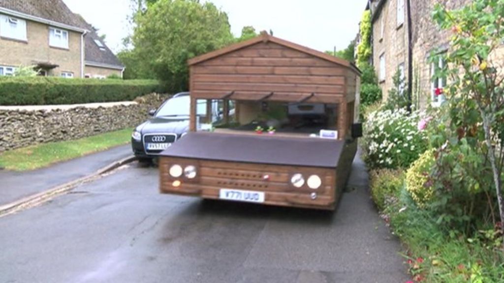 The speedy shed with an engine and four wheels - BBC Newsround