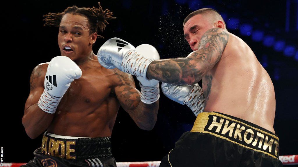 Boxing: Hamzah Sheeraz stops Liam Williams in one round in London - BBC ...