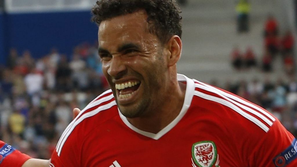 Euro 2016: Hal Robson-Kanu scores to put Wales back in front - BBC Sport