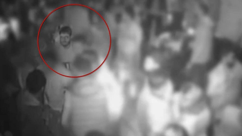 Arthur Collins previously 'threatened acid attack', court hears - BBC News