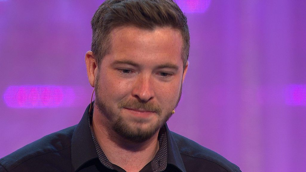 Perfformiad unigol i rai dros 19 oed o gan o Sioe Gerdd (47) - BBC ...