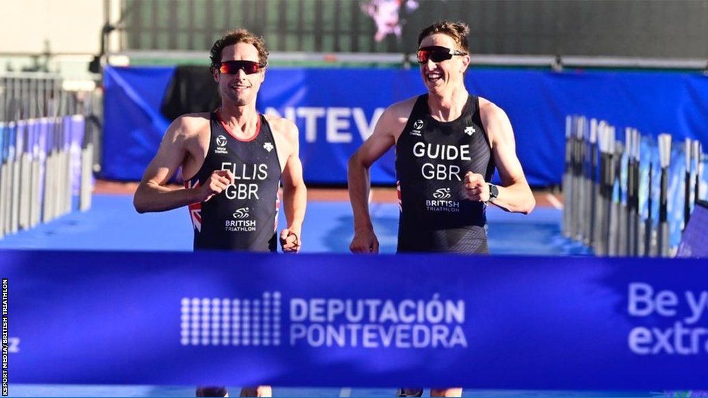 Dave Ellis and Luke Pollard retain Para-triathlon world title - BBC Sport