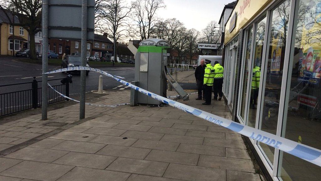 Criminals target high performance cars for ATM raids - BBC News