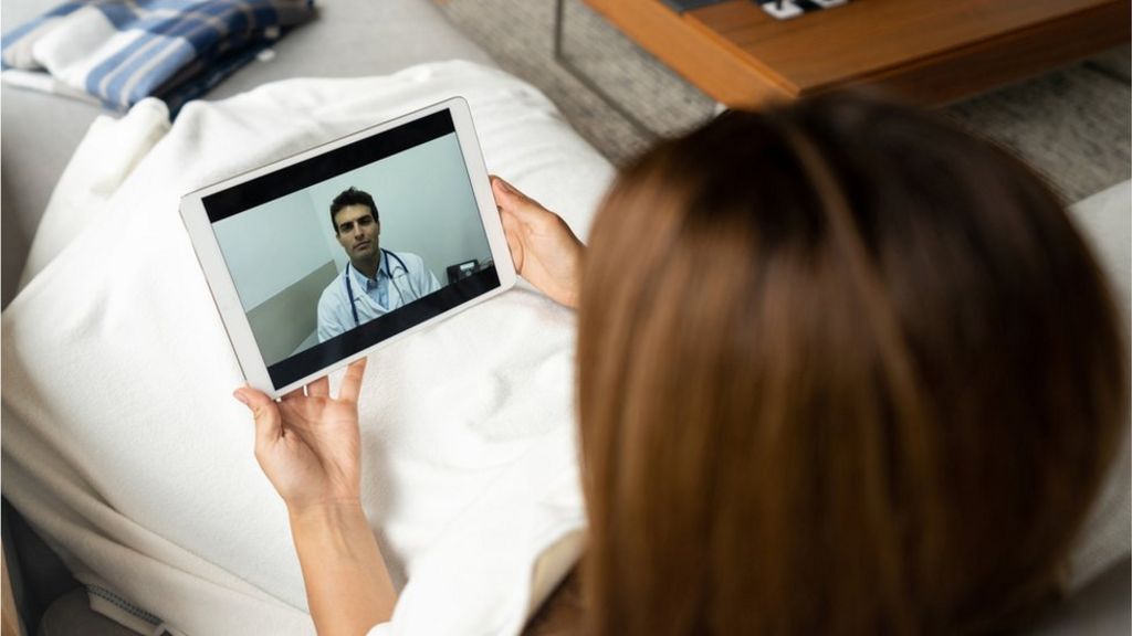 Technoleg fideo yn lleihau pwysau ar feddygon - BBC Cymru Fyw