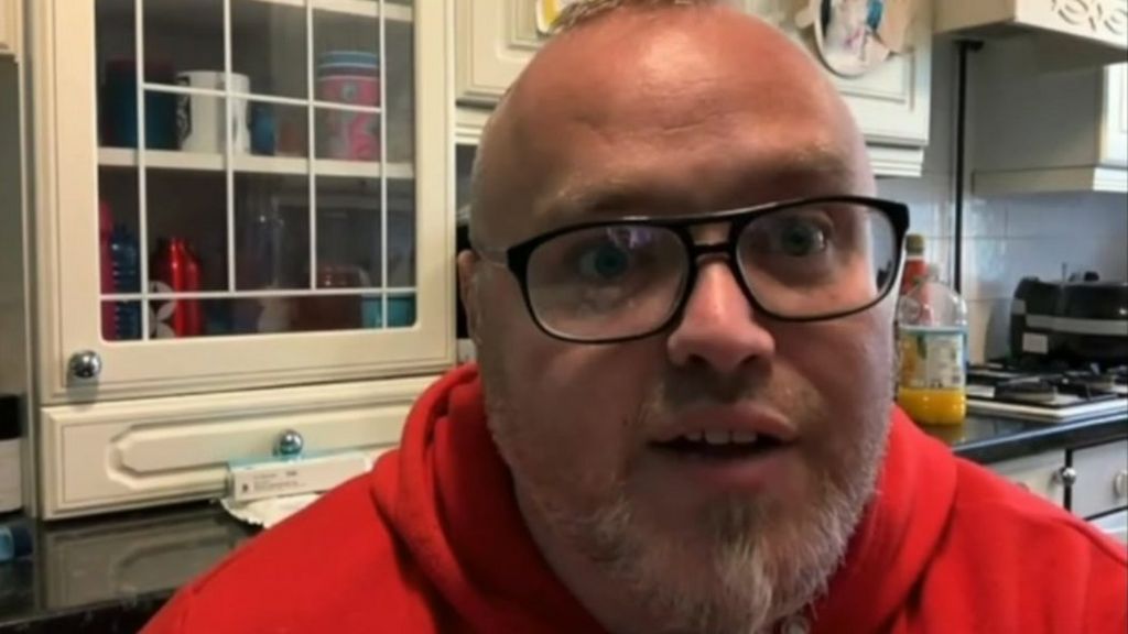 Coronavirus: Parents of special needs children 'skip meals' - BBC News