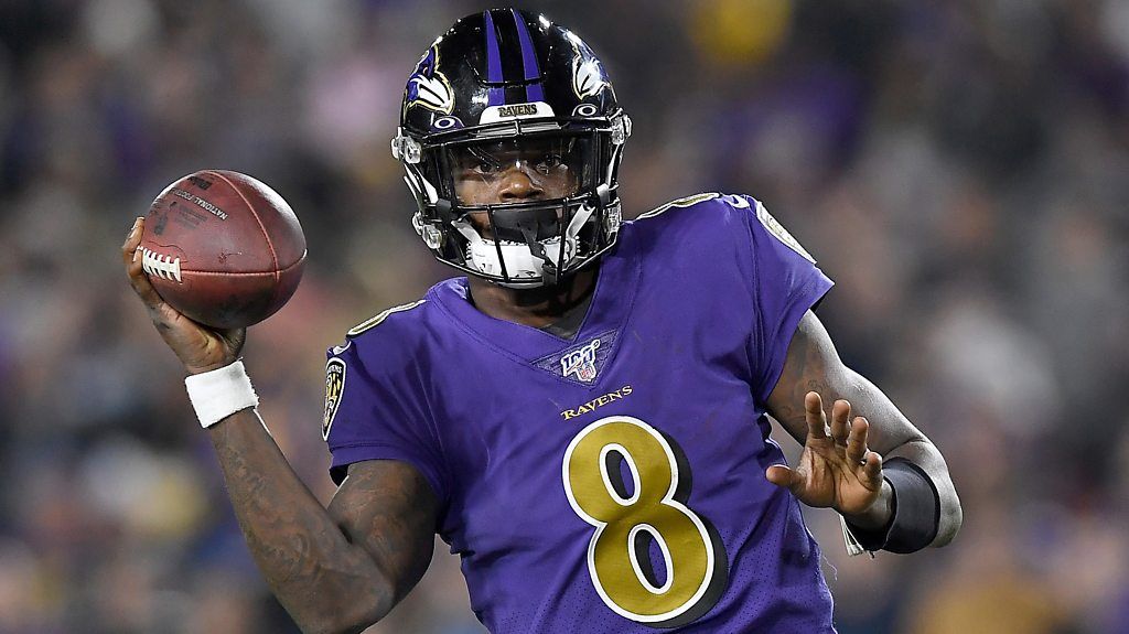 Lamar Jackson throws five touchdowns for Baltimore Ravens in LA Rams romp - BBC Sport
