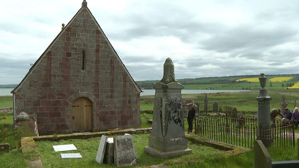 Carragh-chuimhne ga càradh - Naidheachdan a' BhBC
