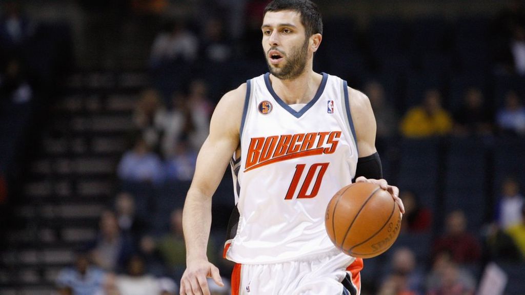 Basketball star Vladimir Radmanovic encourages UK talent - BBC Newsround