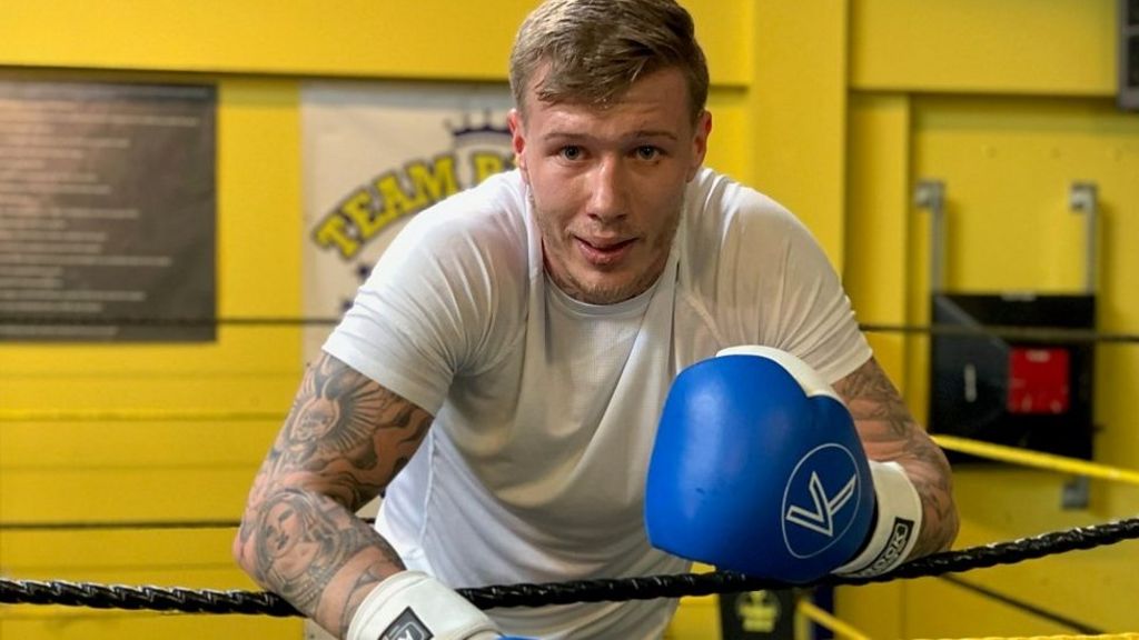 Amputee boxer Matt Edwards wants licence for amateur bouts - BBC Sport