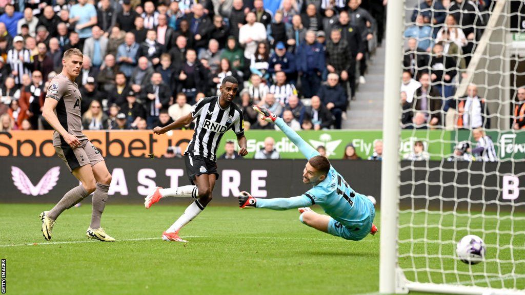 Newcastle United 4-0 Tottenham: Alexander Isak double secures victory ...