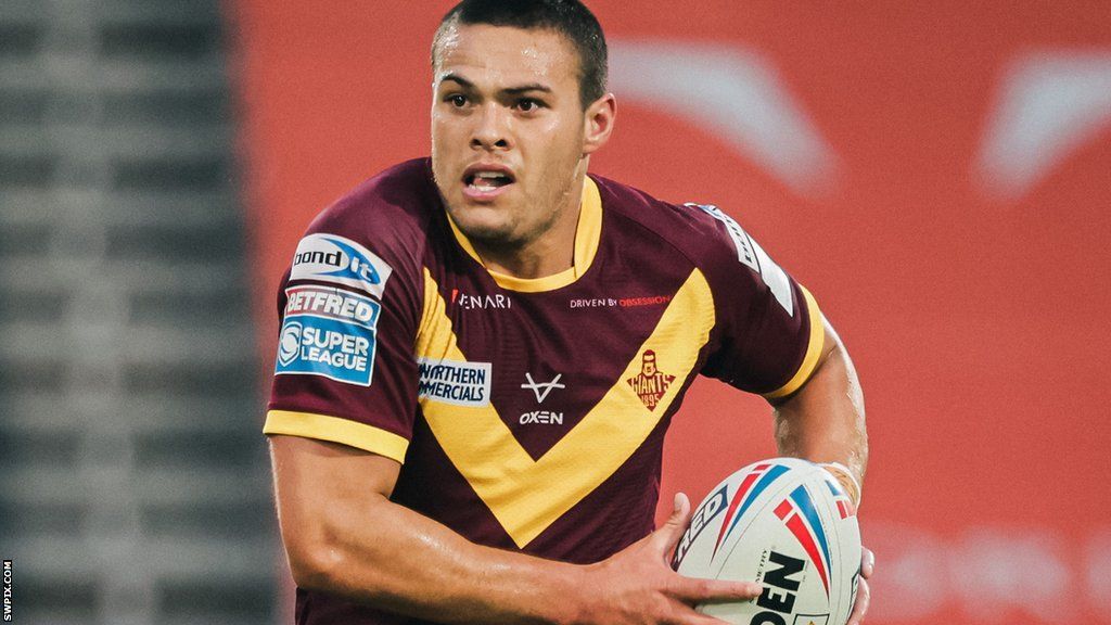 Super League: Huddersfield Giants 34-6 Wakefield Trinity - Improving ...