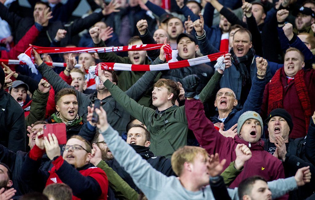 Fan impresses with header as Aberdeen thump Dundee 5-1 - BBC Sport