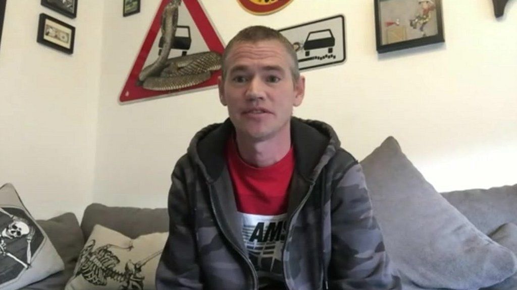 Graffiti artist JPS's work showcased on Google Maps - BBC News