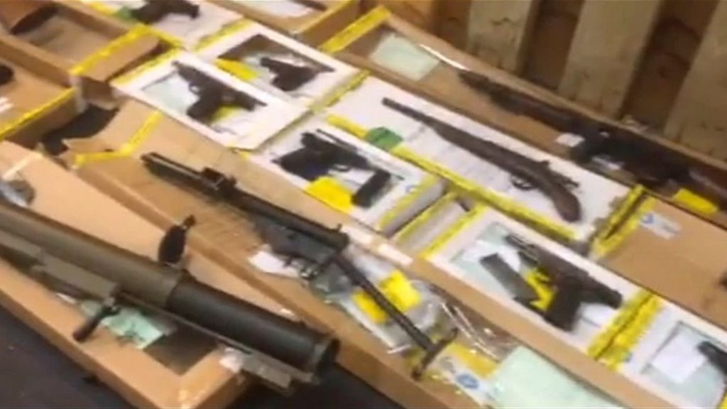 Police searching Norfolk bungalow find 120 guns in property - BBC News