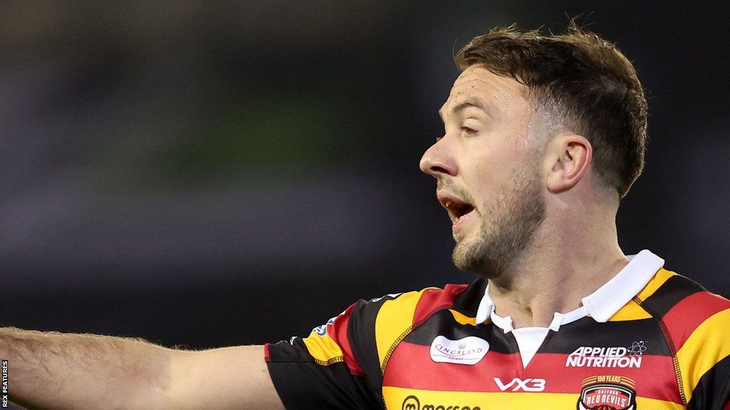 Super League: Leigh Leopards 10-20 Salford Red Devils - Salford enjoy ...