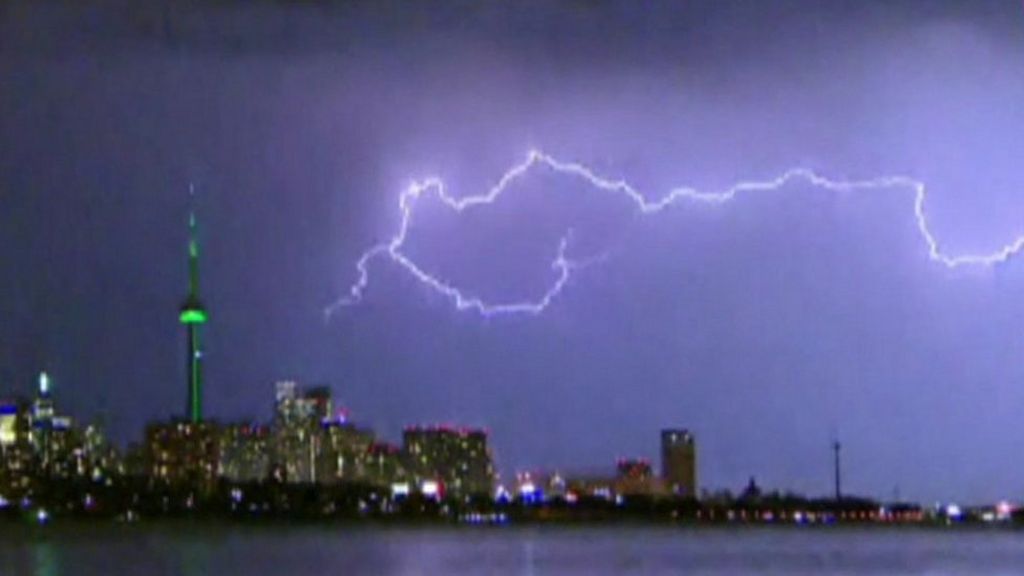 Dramatic lightning storm caught on camera in Canada - BBC Newsround