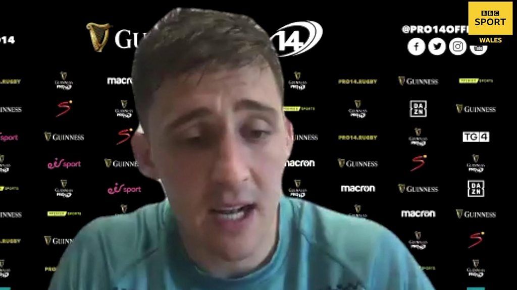 Dragons fly-half Sam Davies remains hopeful of a Wales recall - BBC Sport