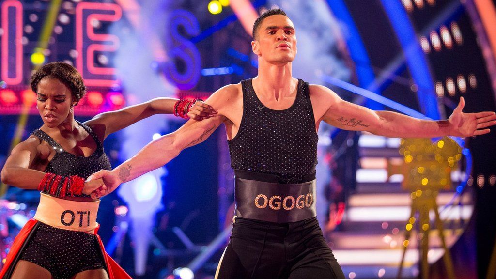 Anthony Ogogo: Boxer turned wrestler on AEW Wembley show - BBC News