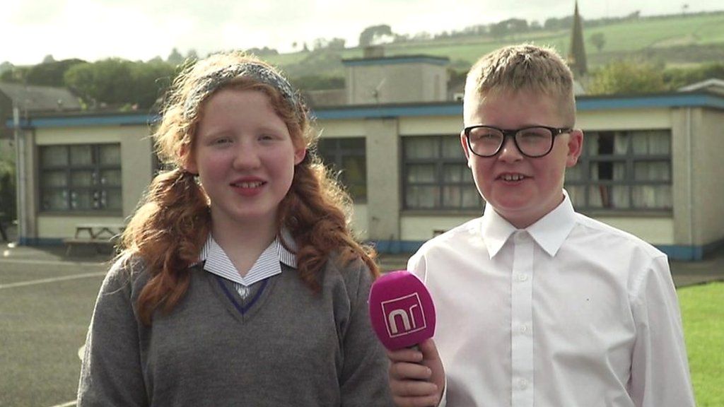 NI Young Reporters: 'We go to an integrated school' - BBC Newsround