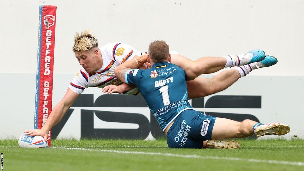 Super League: Wakefield Trinity 42-6 Warrington Wolves - Innes Senior ...