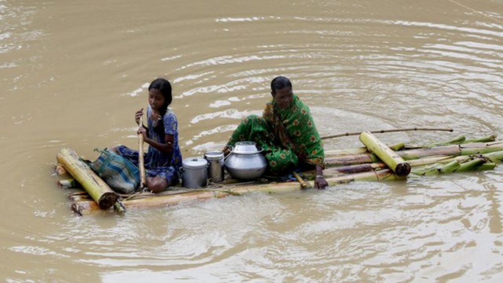 Cyclone Komen hits Southeast Asia - BBC Newsround