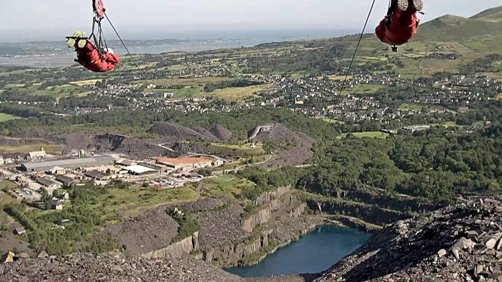 Hollywood stuntman on the world's fastest zip line - BBC Newsround