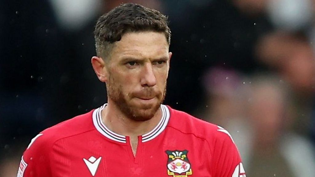 Ben Tozer: Wrexham defender makes cancer check plea after father's ...