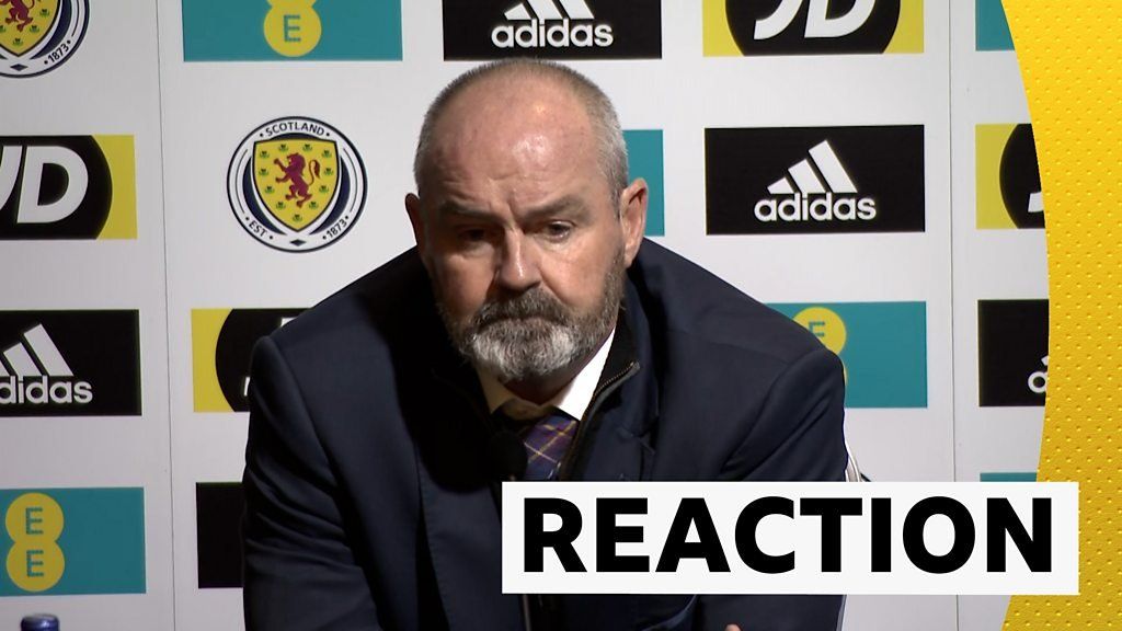 I had to calm the players down at half-time - Clarke - BBC Sport