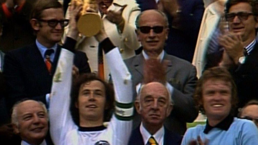Franz Beckenbauer: Two famous World Cup moments - BBC Sport