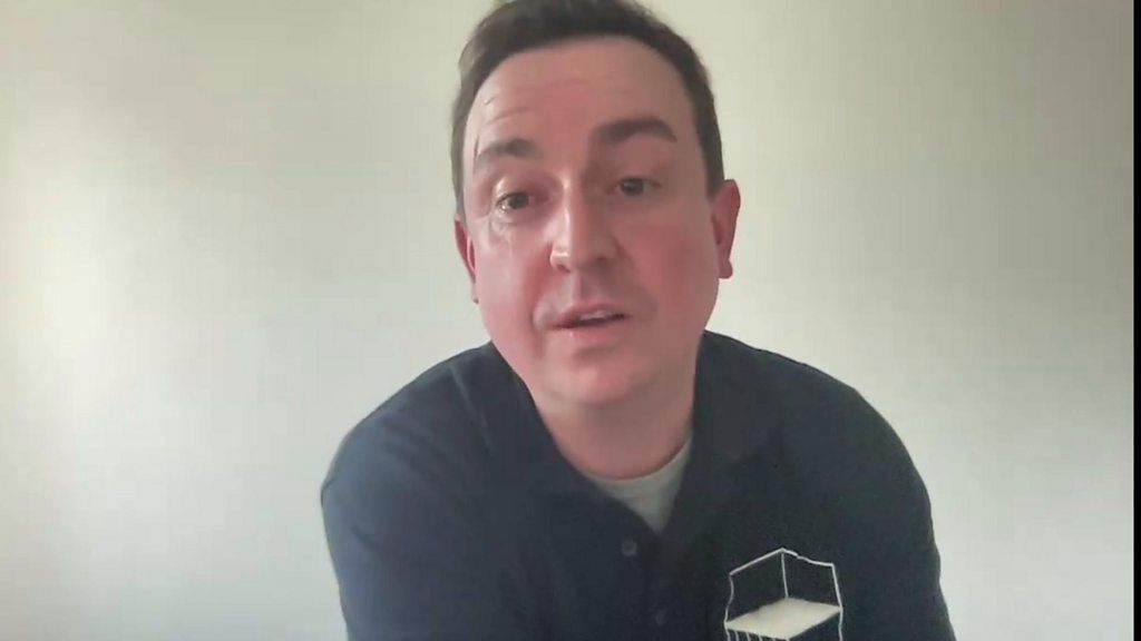 Y Coridor Ansicrwydd: Malcolm mewn trwbwl? - BBC Cymru Fyw