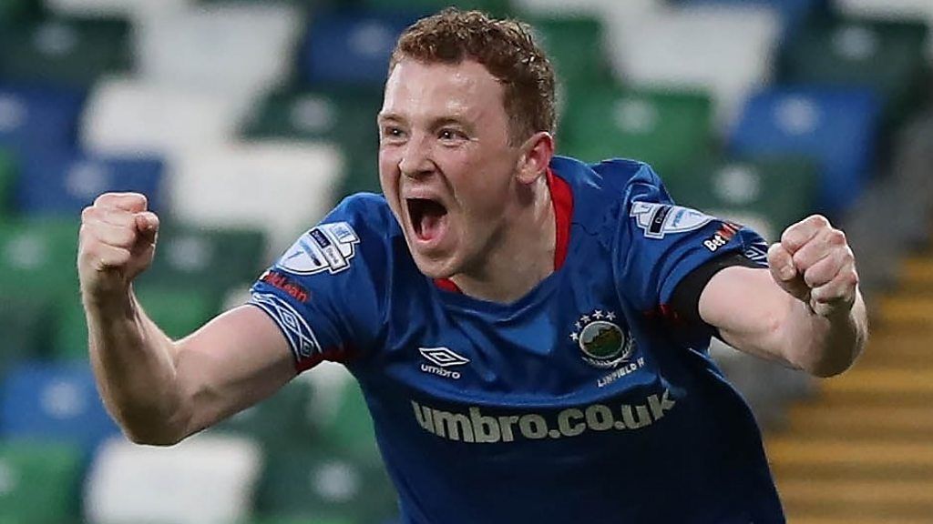 Highlights: Linfield overcome Crues to close in on Premiership triumph ...