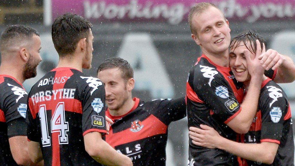 Irish Premiership: Crusaders 5-1 Ballinamallard United - BBC Sport