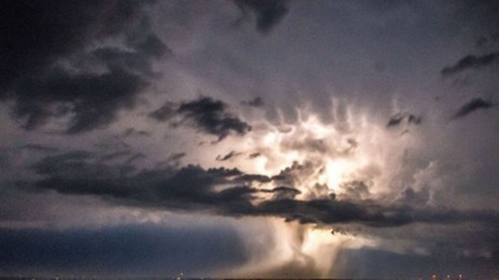 Heavy rain for parts of Asia - BBC Weather