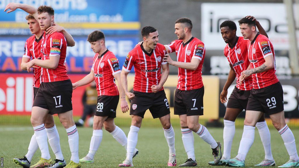 League of Ireland: Derry City beat Dundalk to maintain title push - BBC ...
