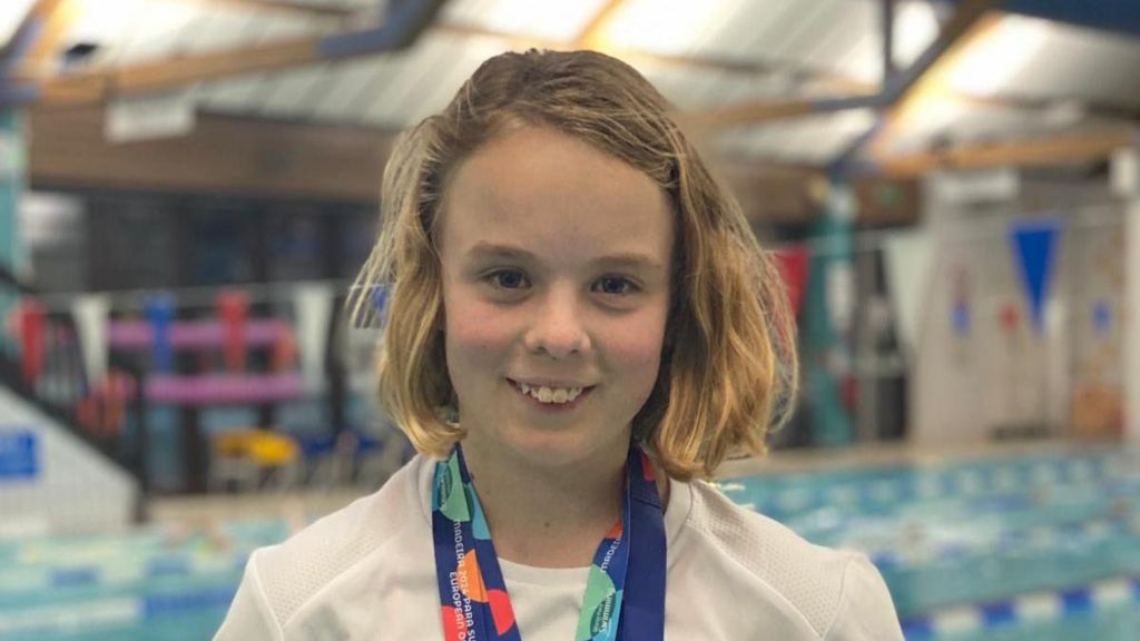 Paralympics 24: Tonbridge girl, 13, is youngest GB swimmer - BBC News