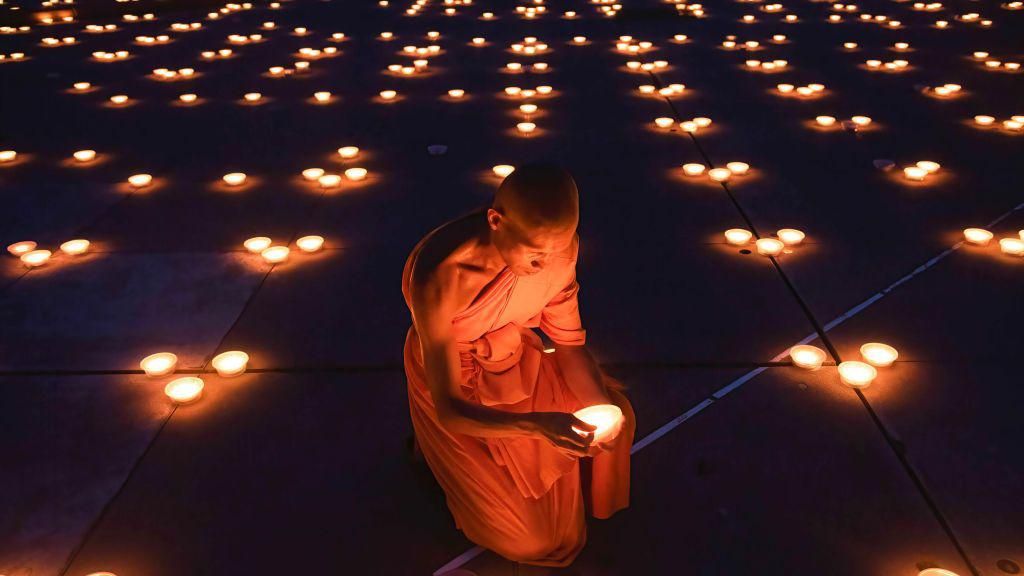 Vesak 2024: Pictures of Buddhist festival from around the world - BBC ...
