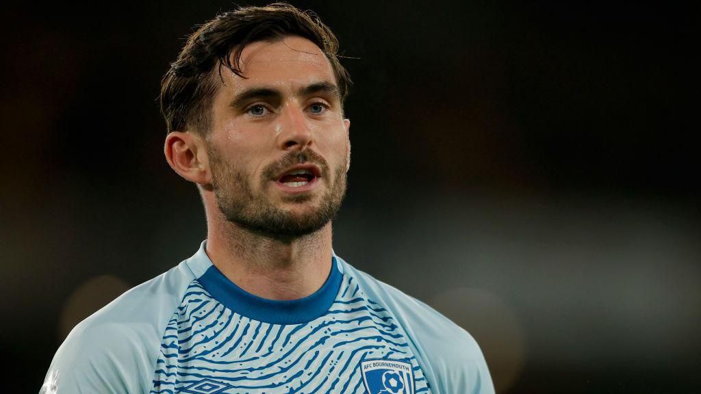 Bournemouth news: Lewis Cook signs contract until 2028 - BBC Sport