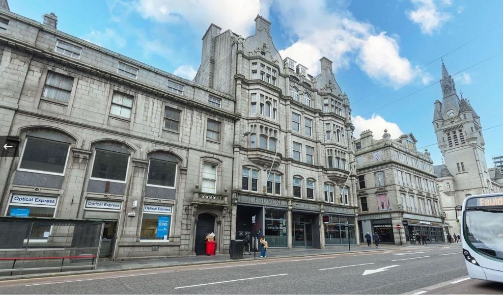 Part of landmark Aberdeen building goes up for auction - BBC News