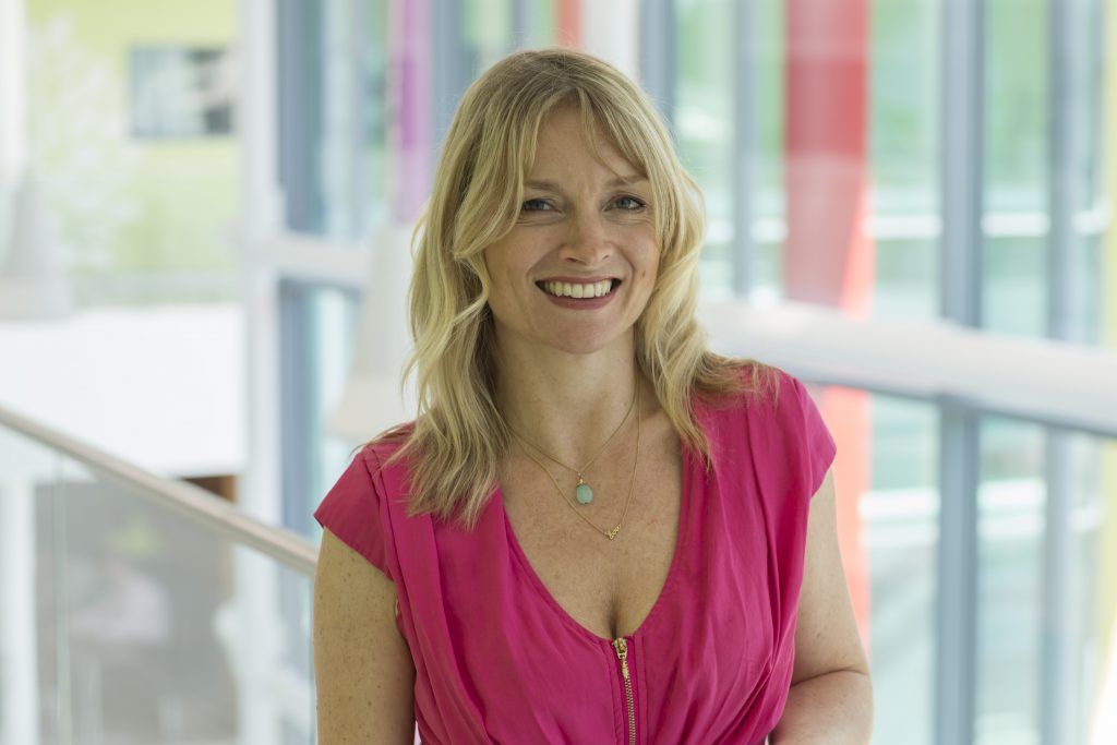 Teyrnged i Anna Beaumont - 'enaid prydferth' a fu farw yn Florida - BBC ...